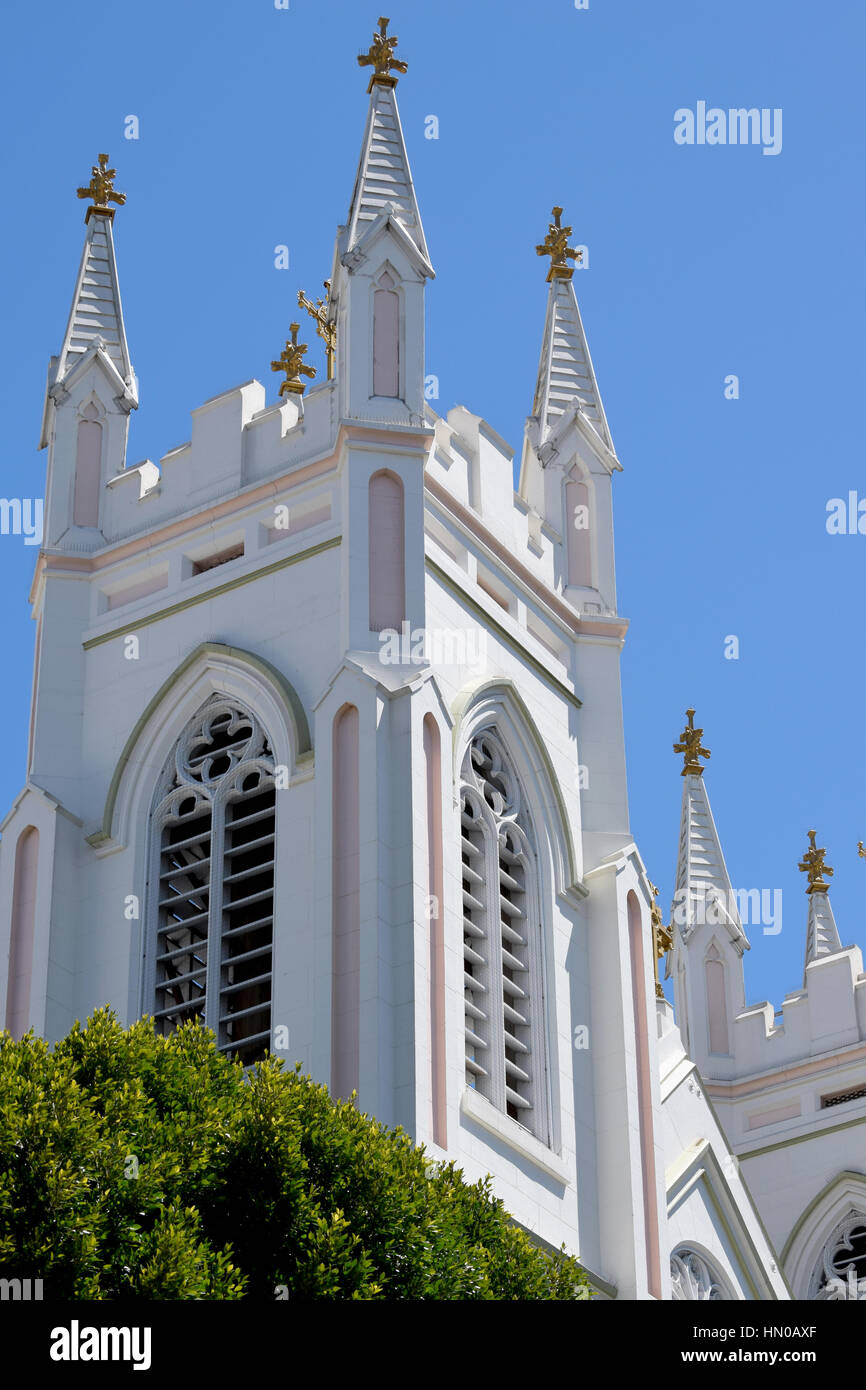 Tower with turrets hi-res stock photography and images - Alamy