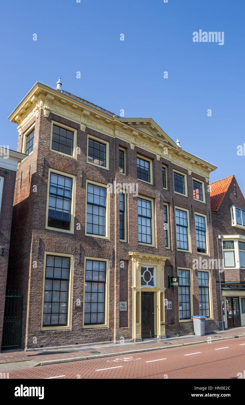 Historical house in the center of Alkmaar, Holland Stock Photo - Alamy