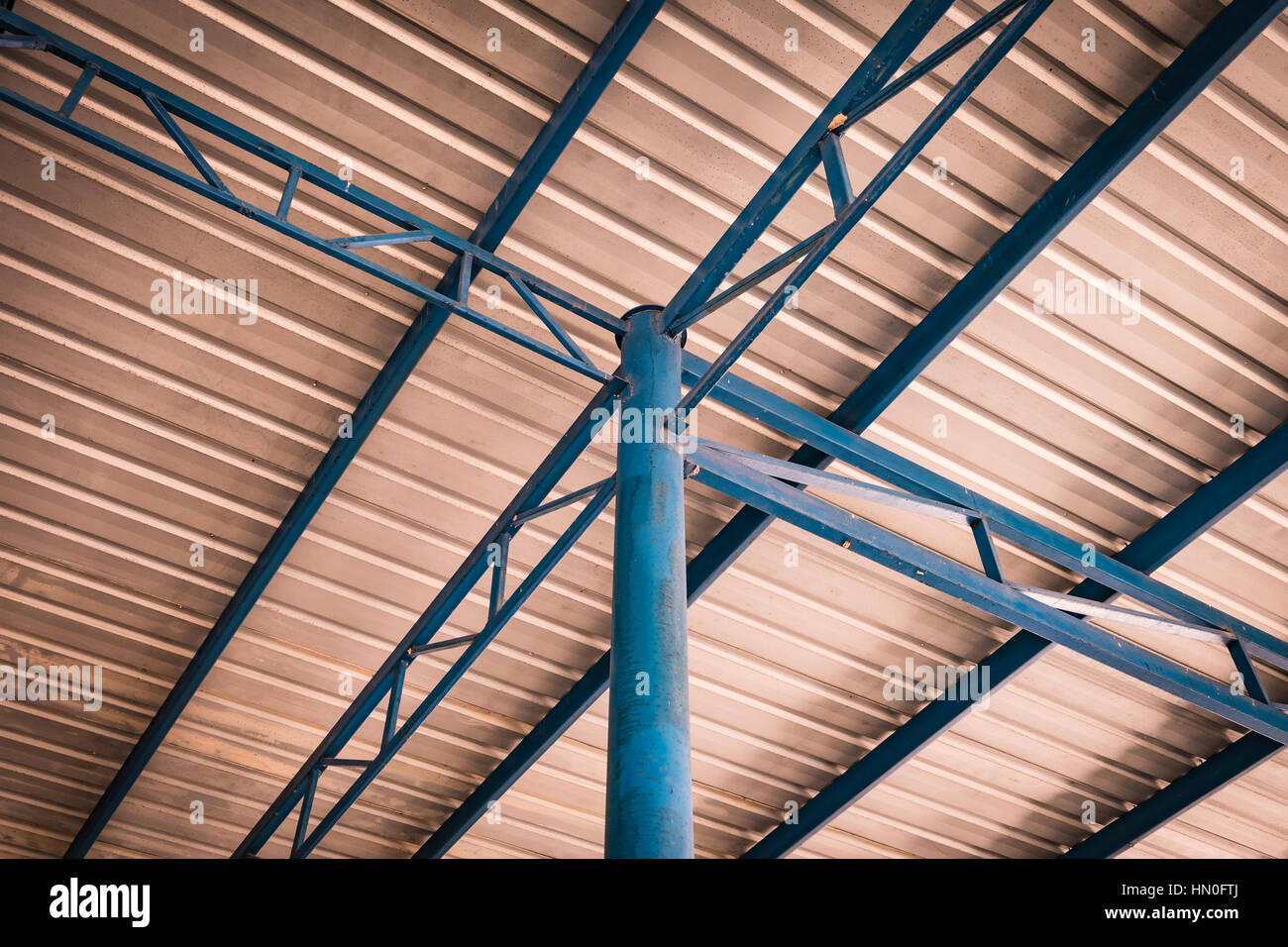 Steel truss hi-res stock photography and images - Alamy