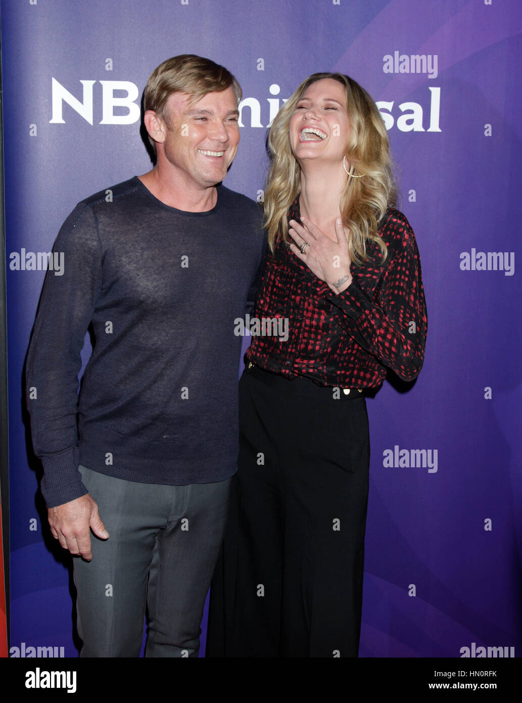 Ricky Schroder and Jennifer Nettles arrive at the NBCUniversal Press ...
