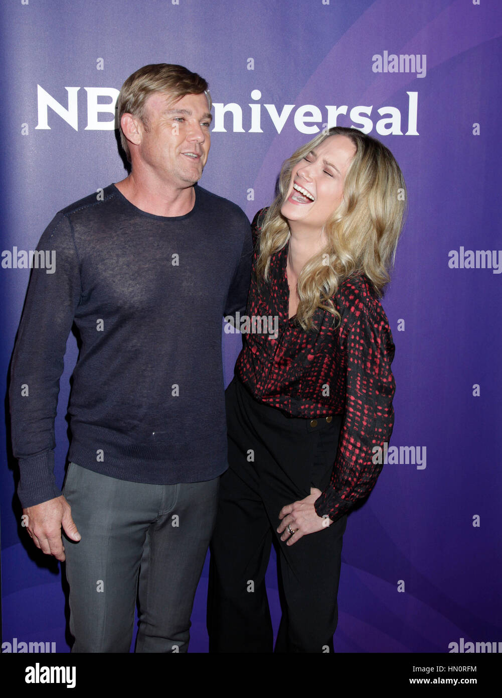 Ricky Schroder and Jennifer Nettles arrive at the NBCUniversal Press ...