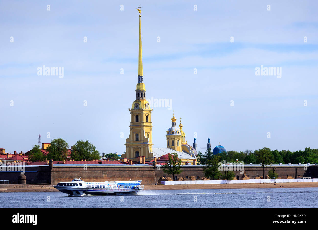 St. petersburg russia river neva hi-res stock photography and images ...