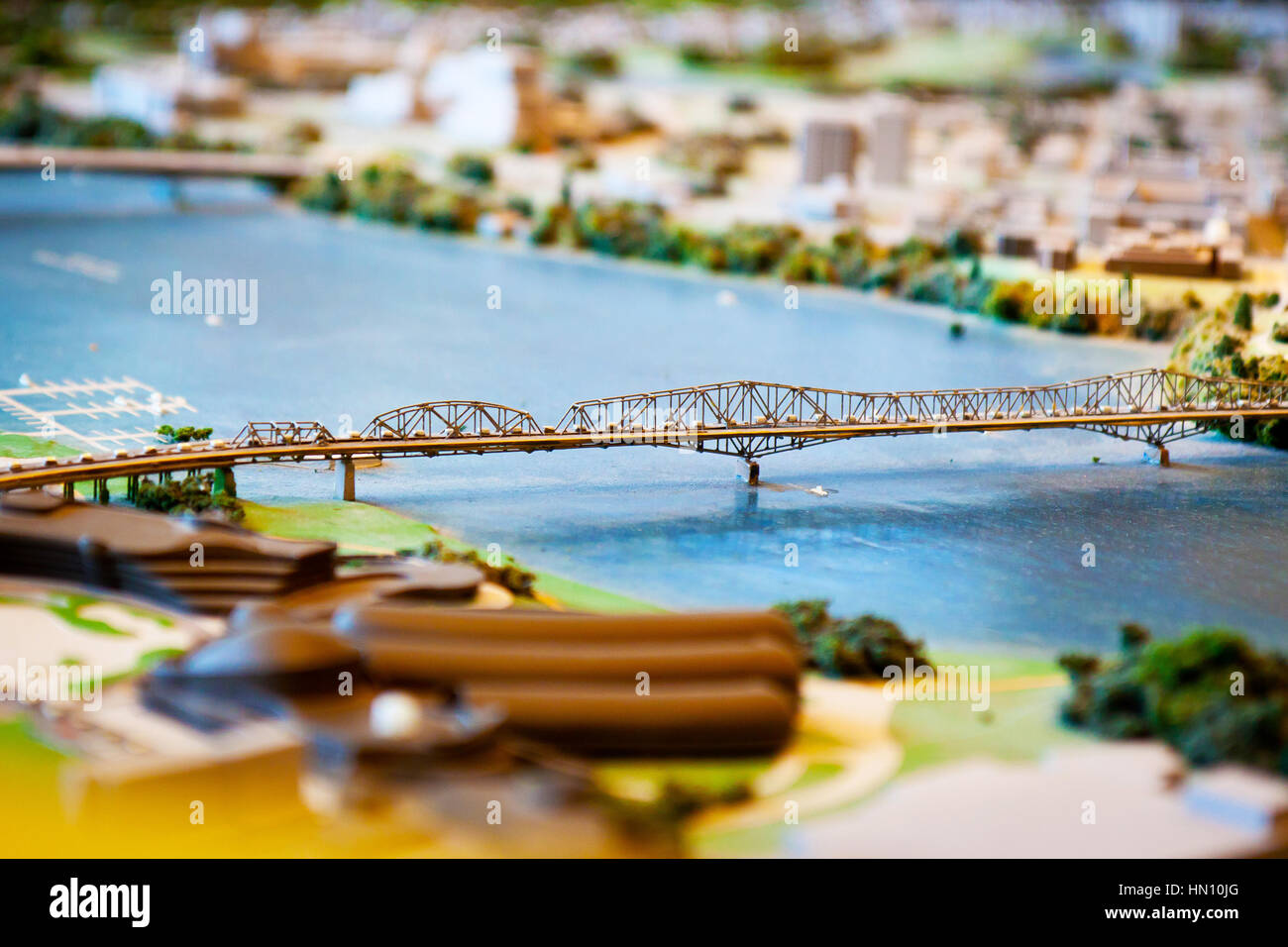London bridge miniature toy hi-res stock photography and images - Alamy