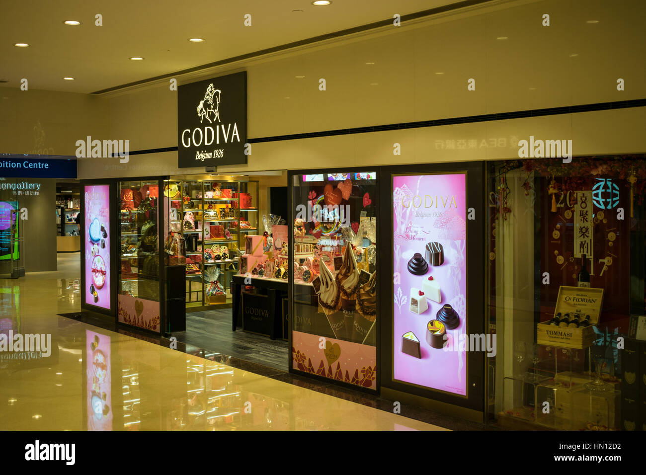 Godiva chocolate hi-res stock photography and images - Alamy