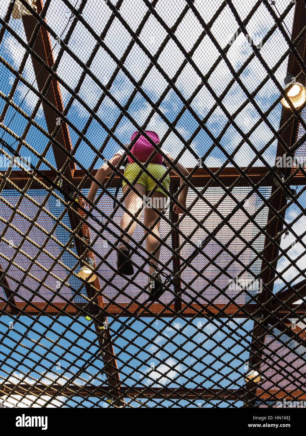 Walking on the Elastic Net of the Brazilian Pavilion at Milan Expo ...