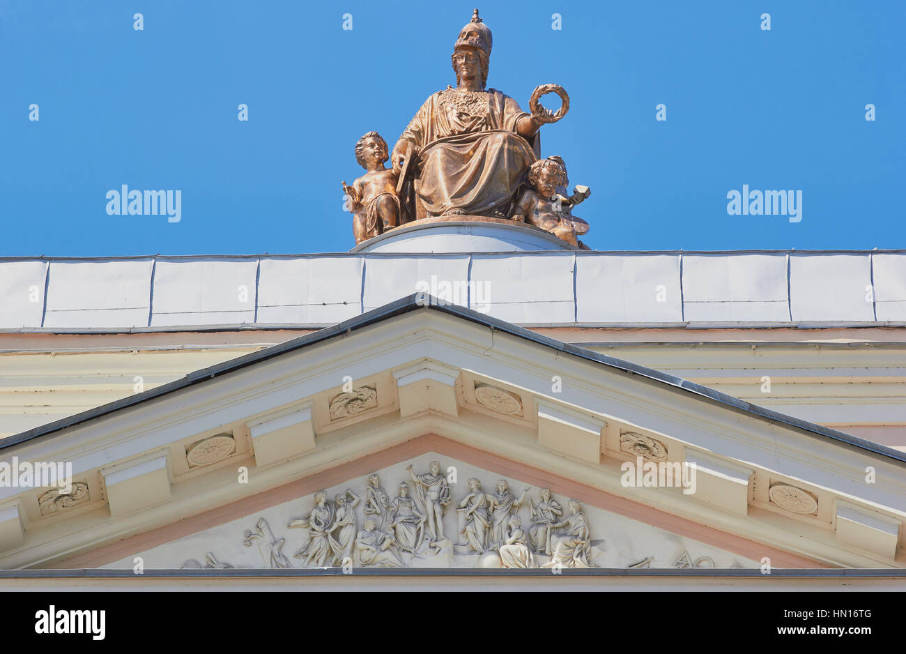 Statues of Minerva on roof of the Academy of Arts, Vasilevskiy Island ...