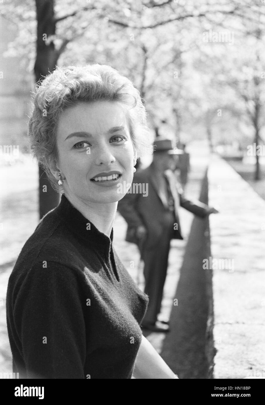 Cloris cloris Black and White Stock Photos & Images - Alamy