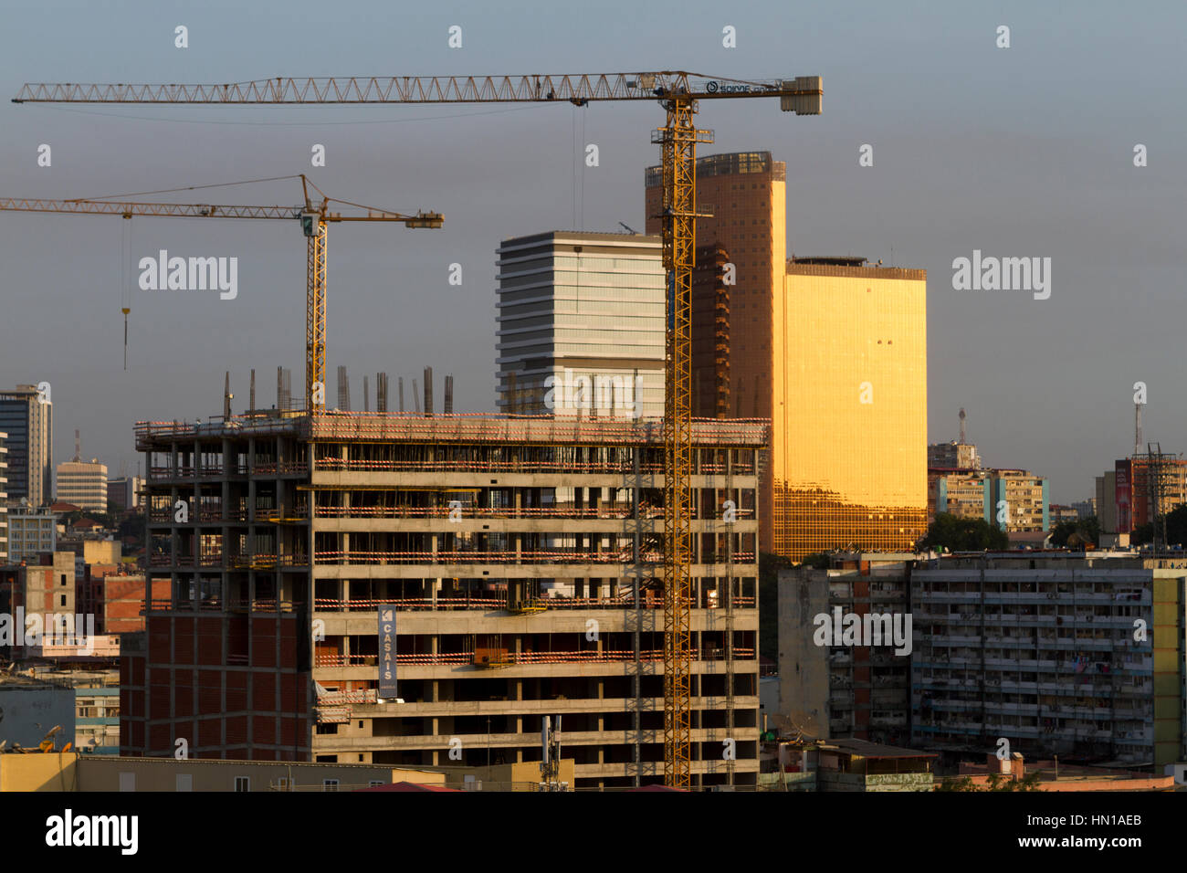 Daytime scene in building construction hi-res stock photography and ...