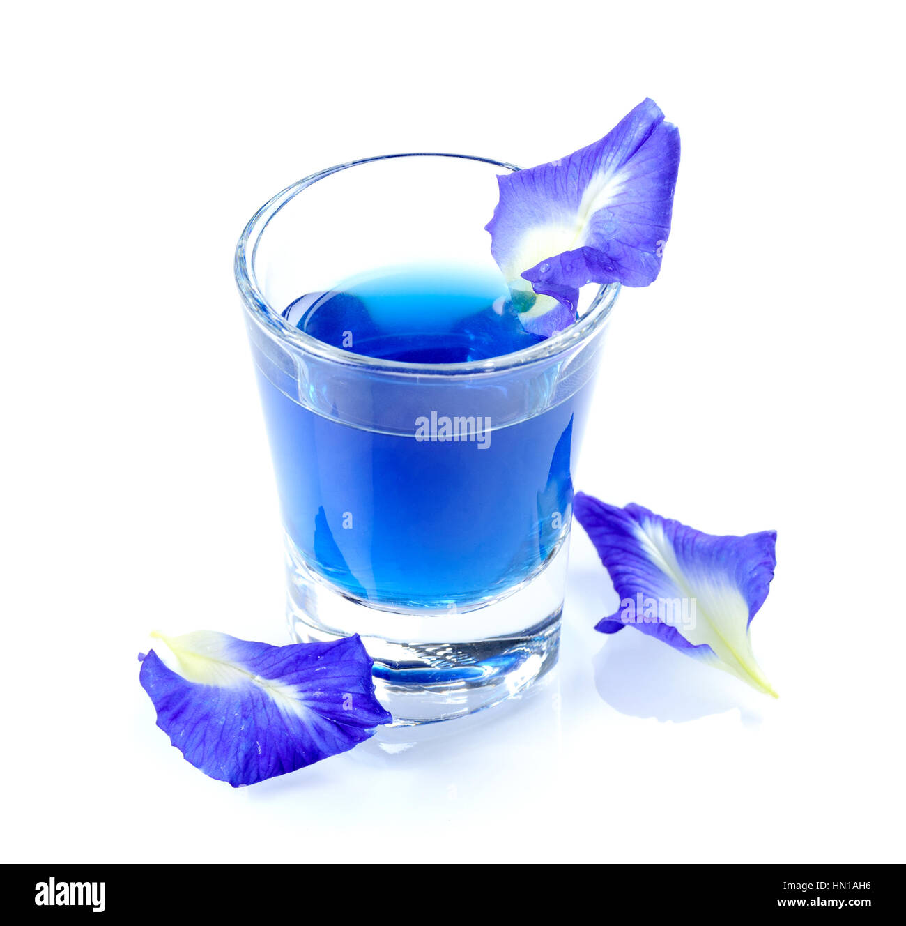 butterfly pea flower (Clitoria ternatea) tea on white background Stock ...