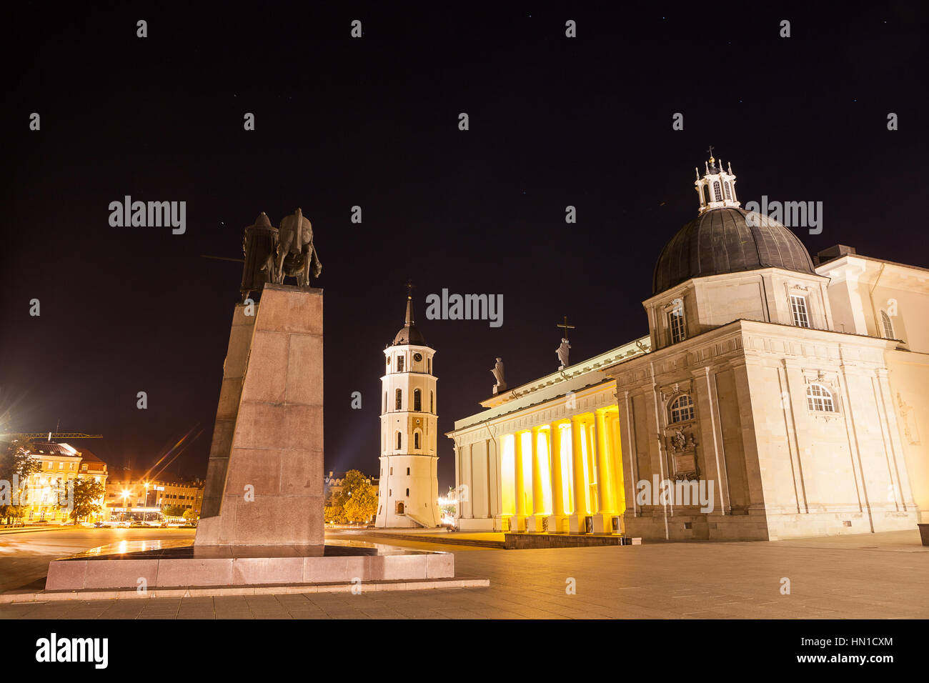 Night in Cathedral Square of Vilnius, capital of Lithuania Stock Photo ...