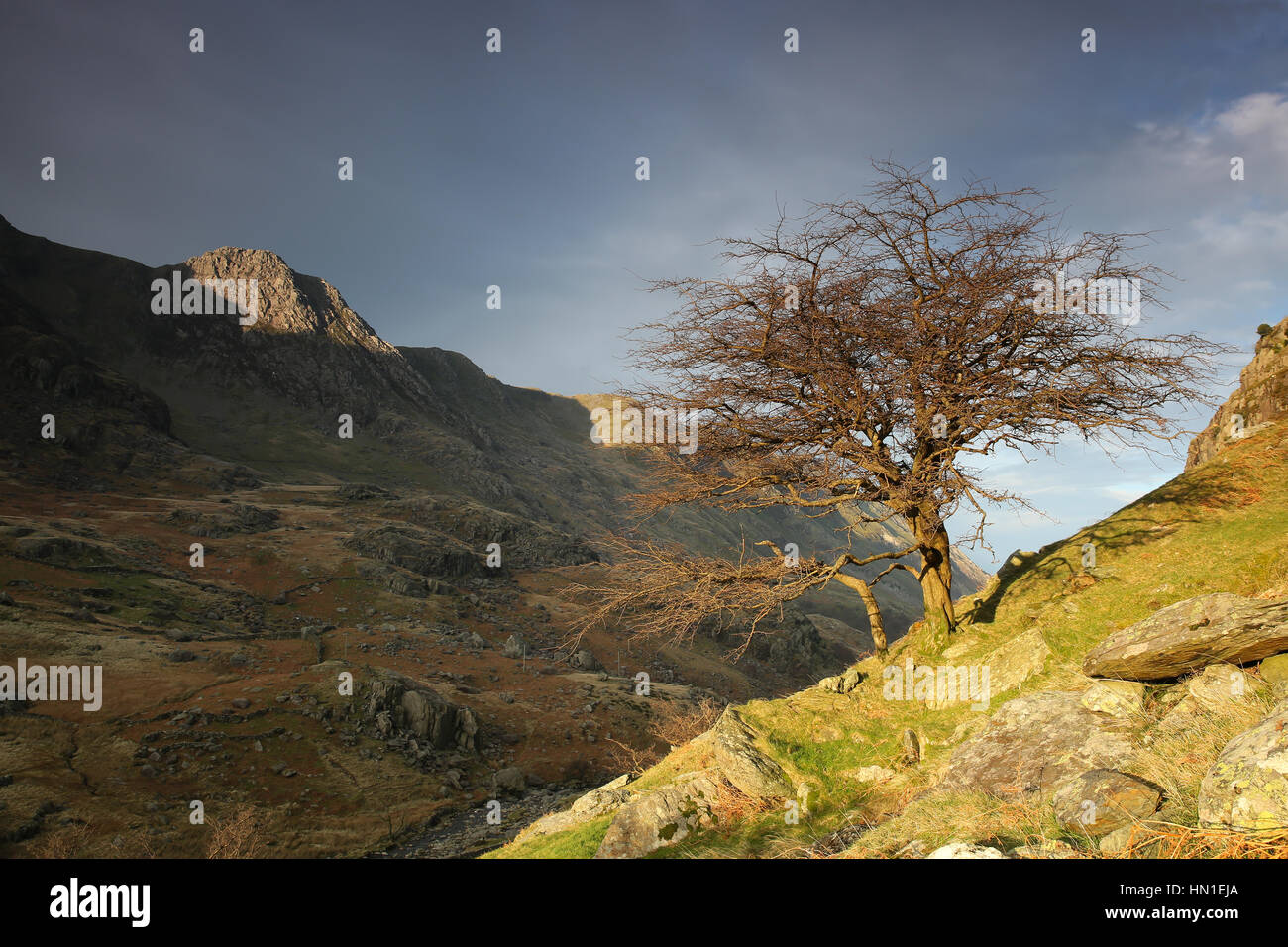 Llanberis walking climbing hi-res stock photography and images - Alamy