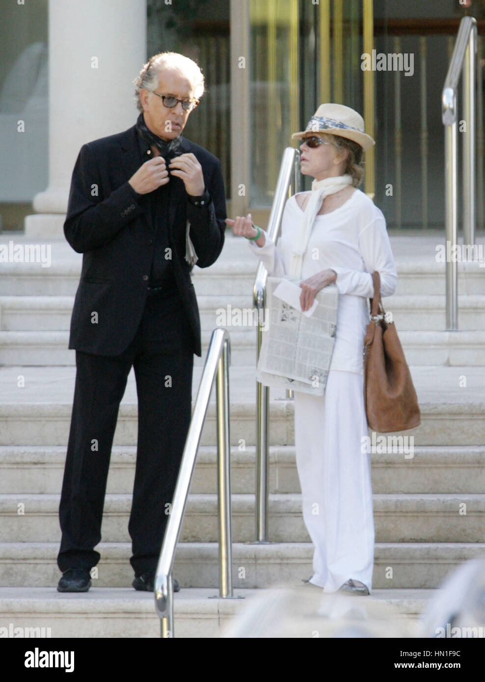 Jane Fonda and her boyfriend, Richard Perry leave the Hotel Du Cap in ...