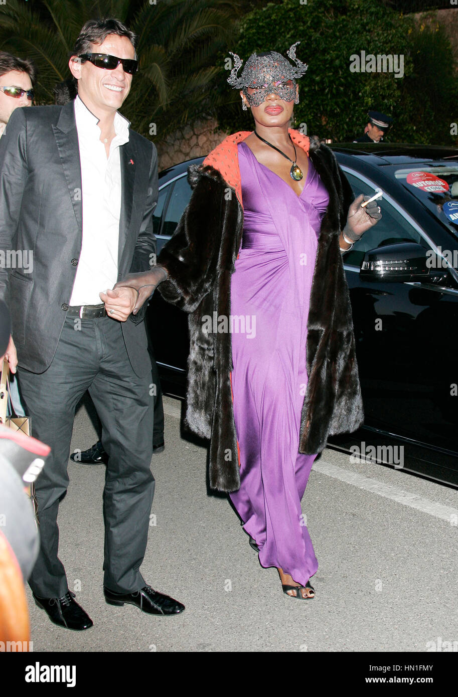 Grace jones in a mask hi-res stock photography and images - Alamy