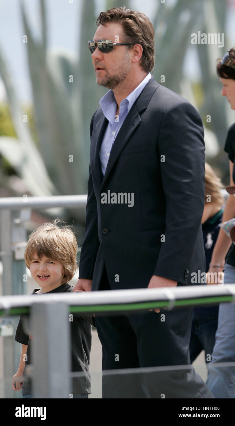 Charlie crowe hi-res stock photography and images - Alamy