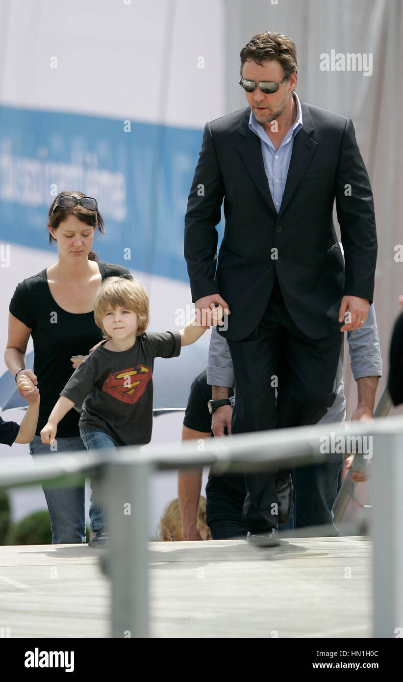 Russell Crowe and his son, Charlie, 6, arrives at the photocall for the ...