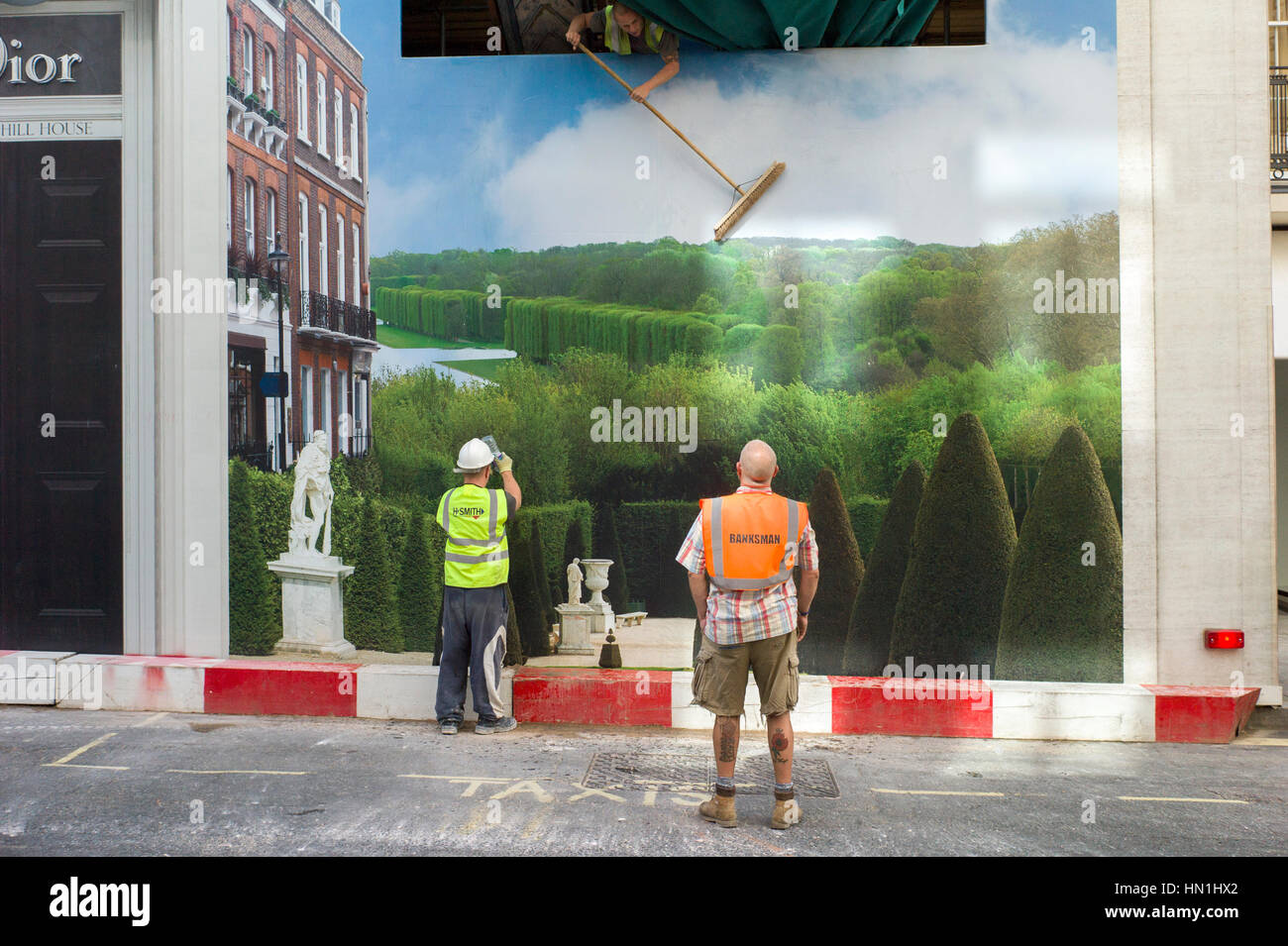 Hoarding billboard display hi-res stock photography and images - Alamy