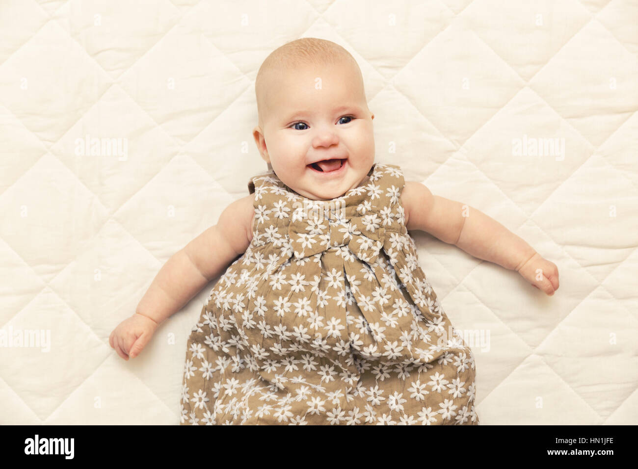 Smiling bed hi-res stock photography and images - Alamy