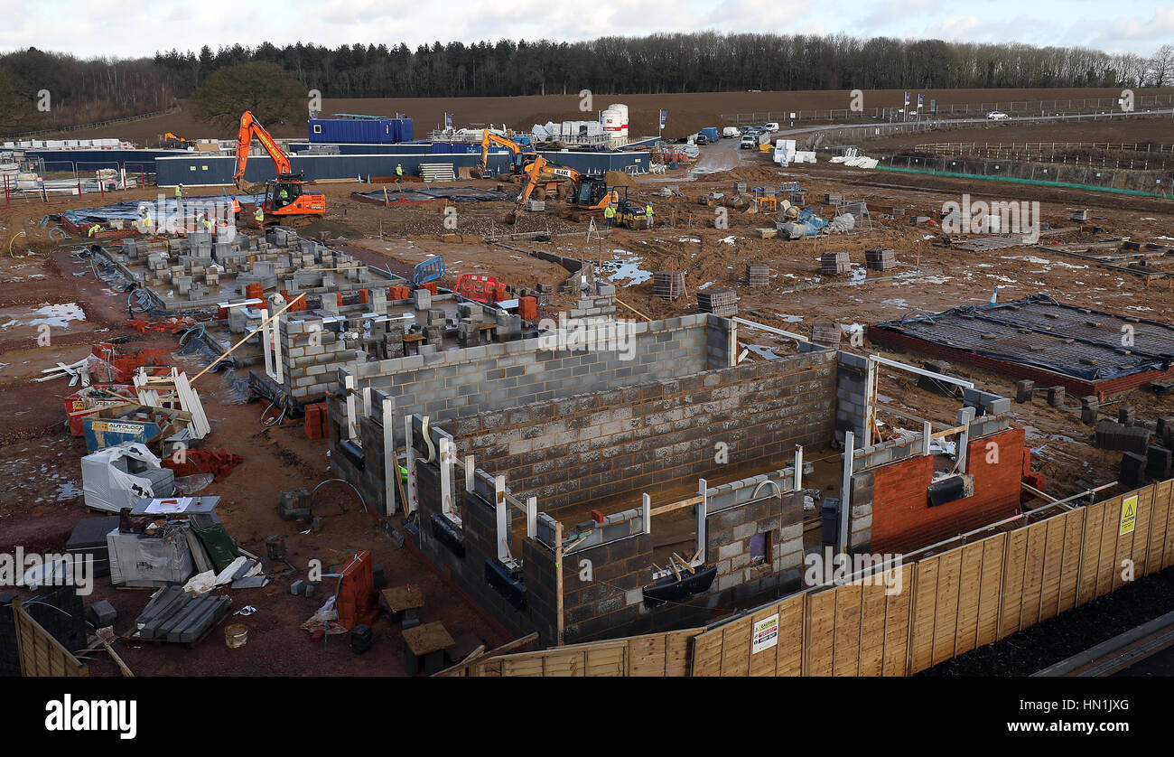 Houses under construction on a new housing development in Basingstoke ...