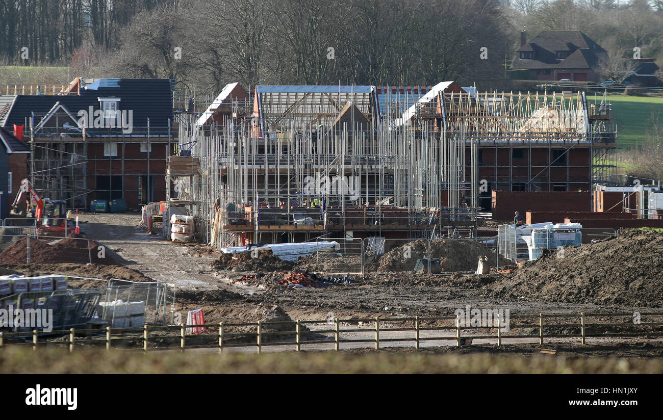 Houses under construction on a new housing development in Basingstoke ...