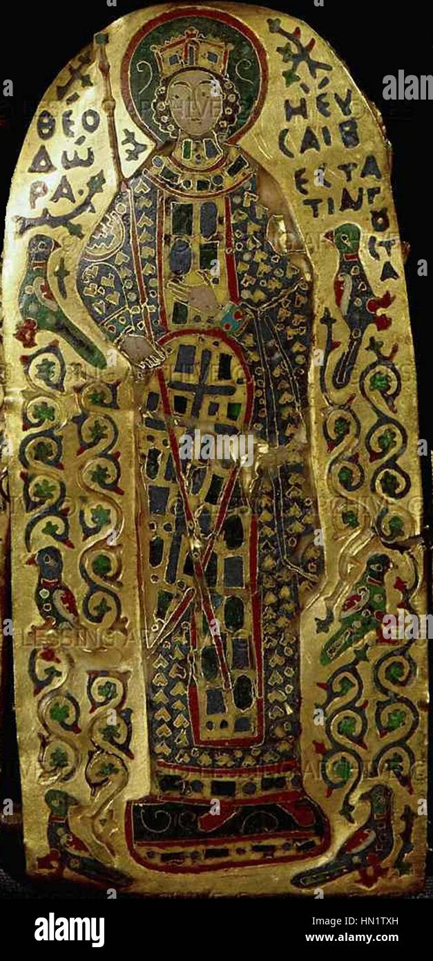 Monomacho's crown - circa 1042 Budapest - detail2 Stock Photo - Alamy