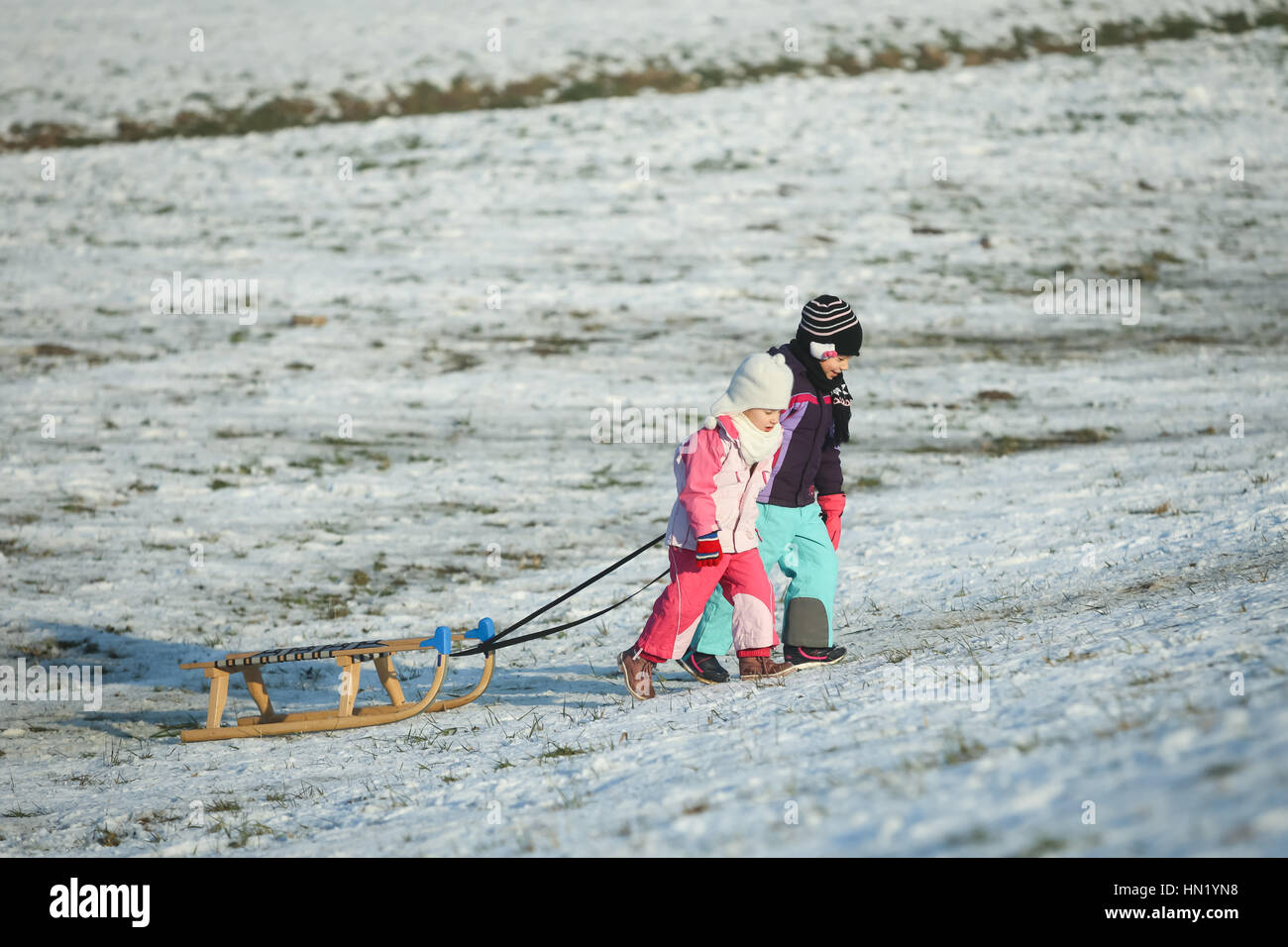 Kids pulling hi-res stock photography and images - Alamy