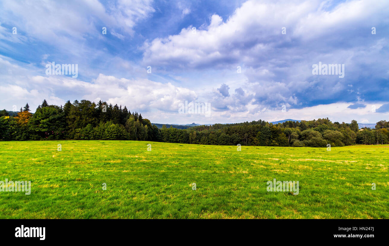 Beautiful field view hi-res stock photography and images - Alamy