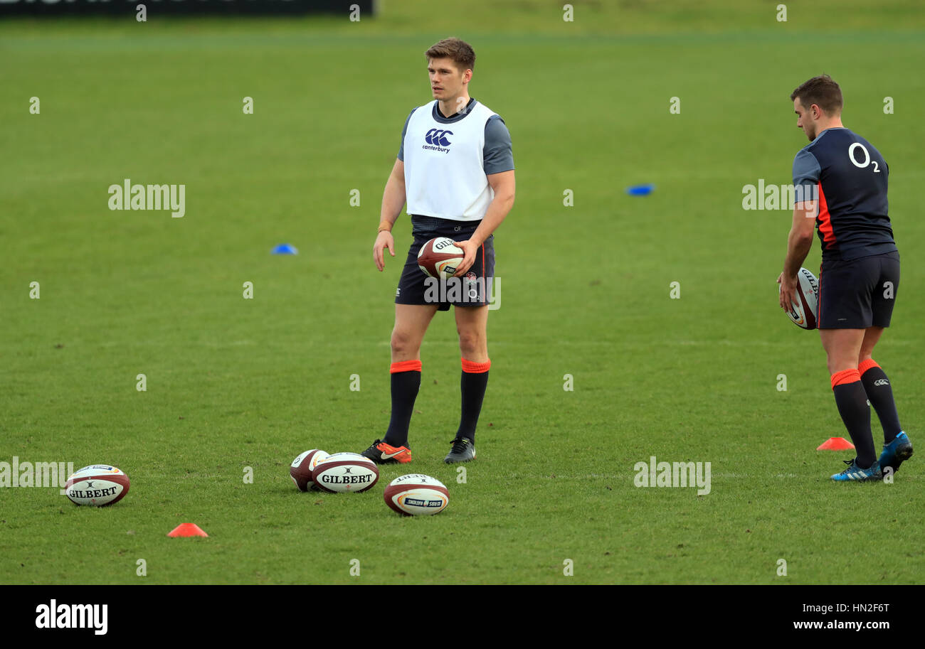 England's Owen Farrell (left) and George Ford during the training ...