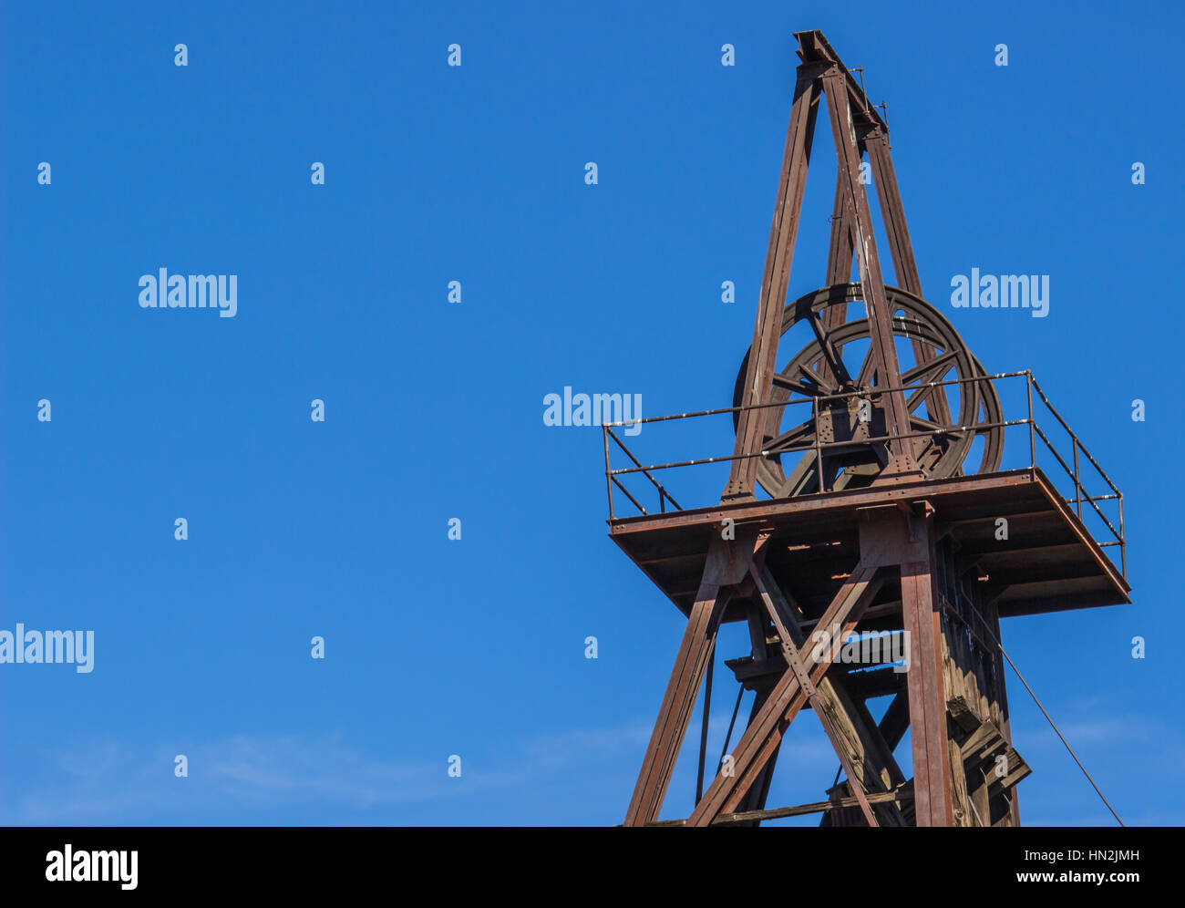 Old Mining Tower & Wheel In Sierra Foothills, California, USA Stock ...
