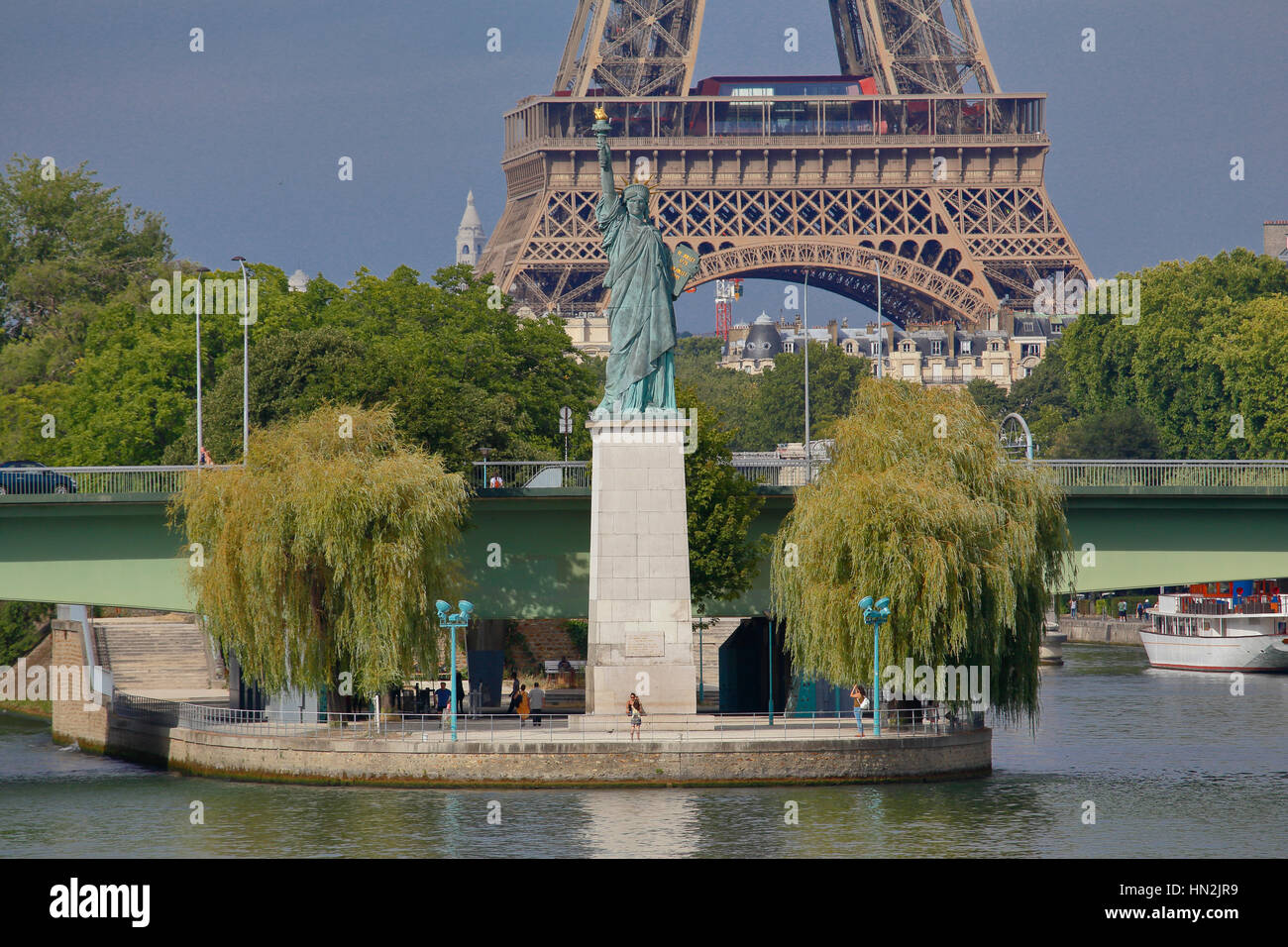 French Statue of Liberty Replica and Eiffel Tower, view from the River ...