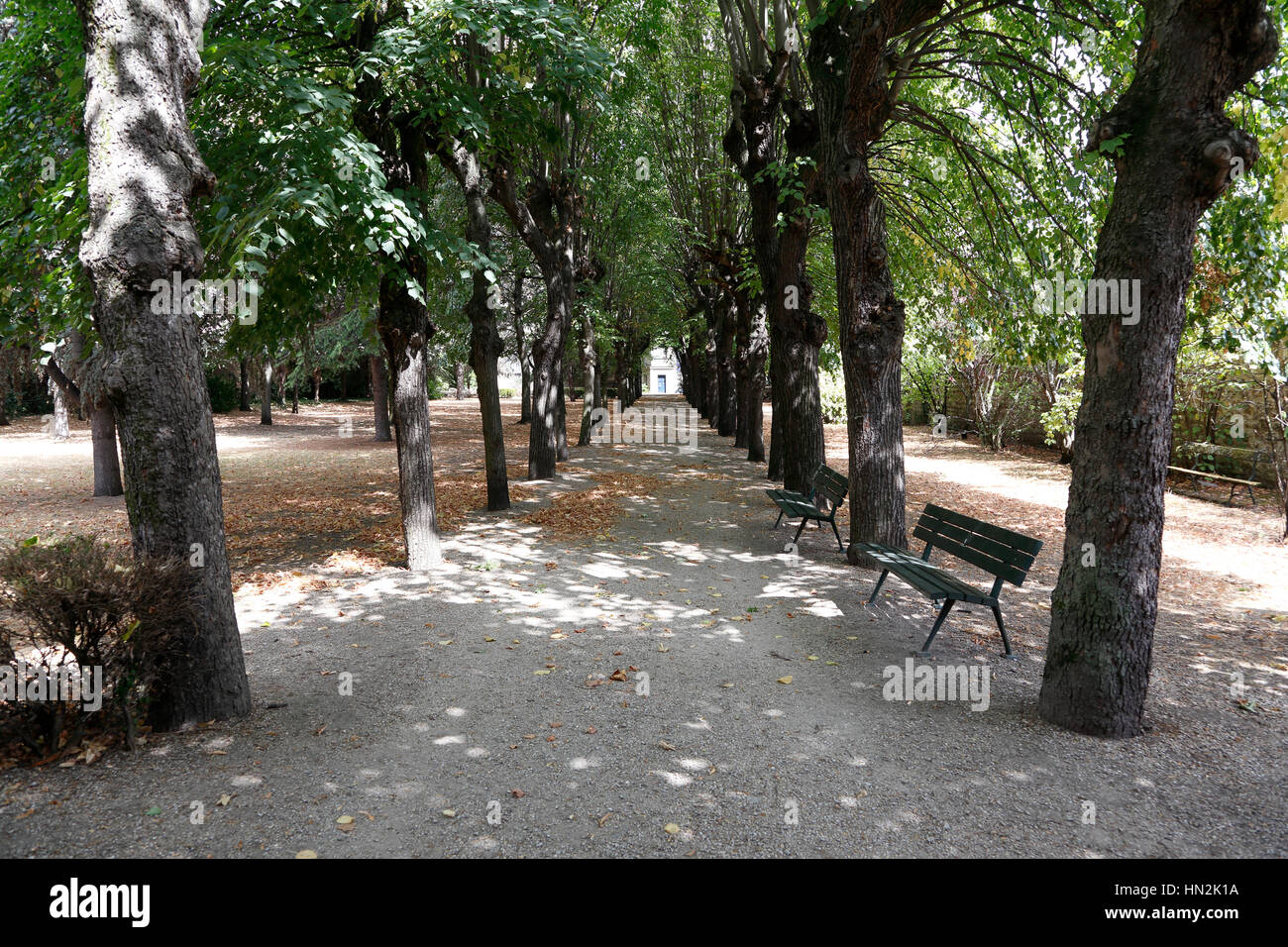 Walking path to Picpus Historical Cemetery, burial spot of Marquis ...