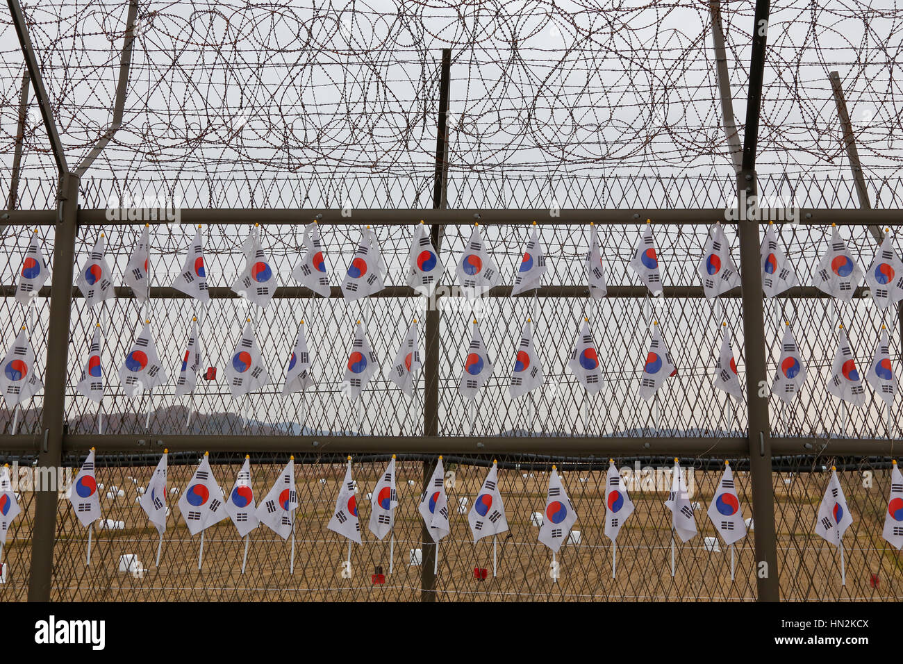 Barbed wire fence south korean hi-res stock photography and images - Alamy