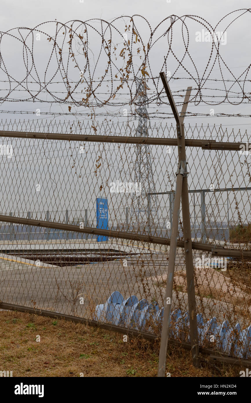 Barbed wire fence separates South from North Korea - prayer wishes tied ...