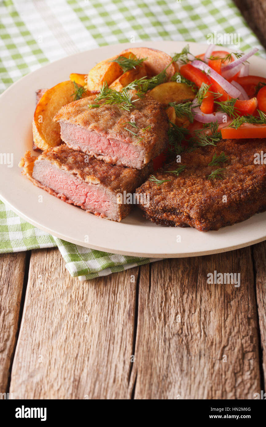 Rump steak chips salad hi-res stock photography and images - Alamy