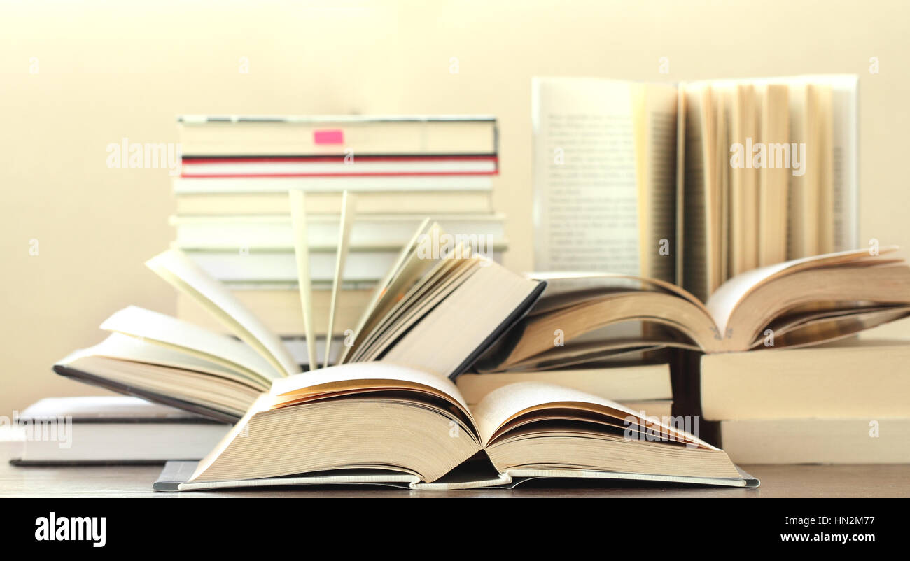 Books pile hi-res stock photography and images - Alamy