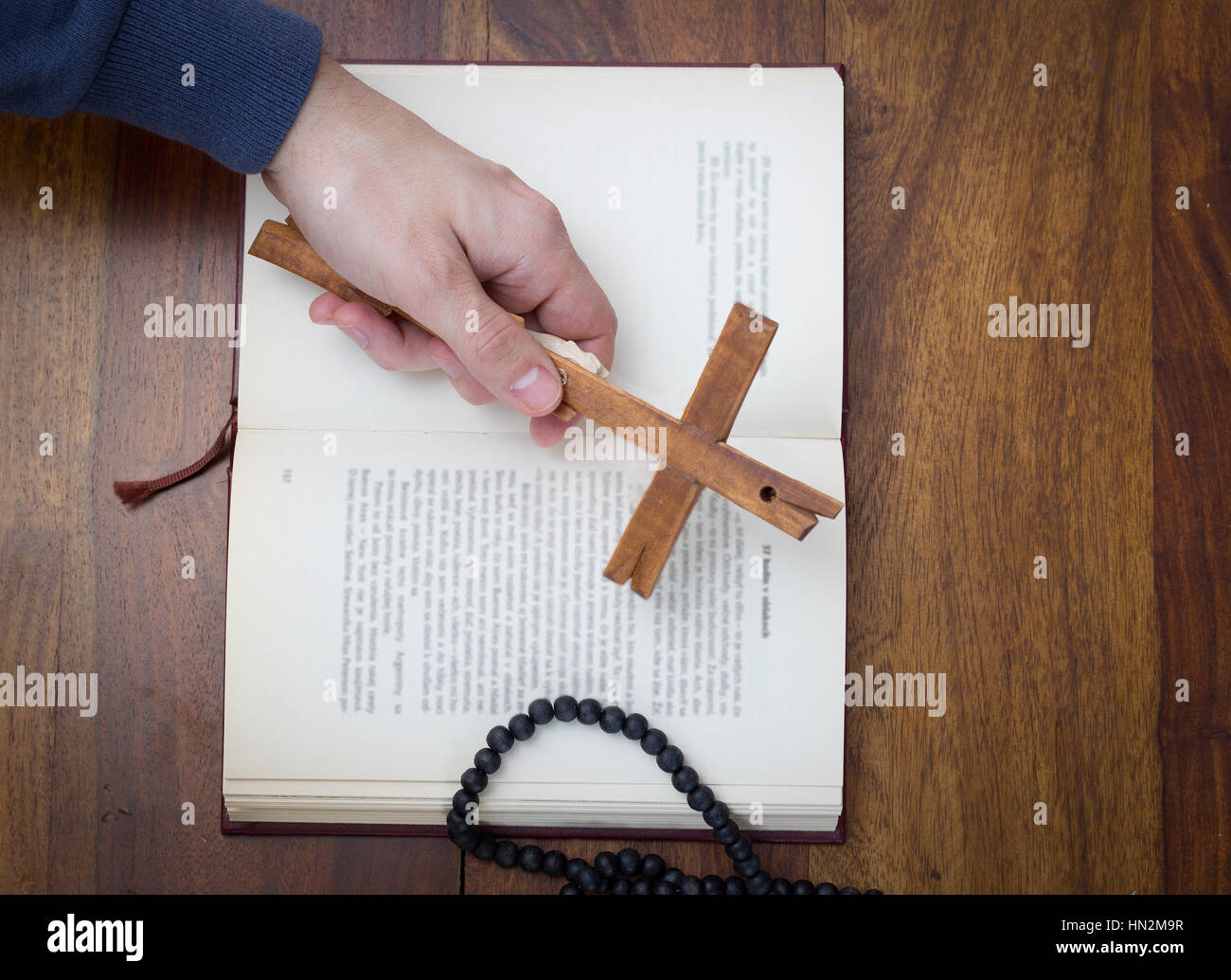 Faith christian holy crucifix cross hi-res stock photography and images ...