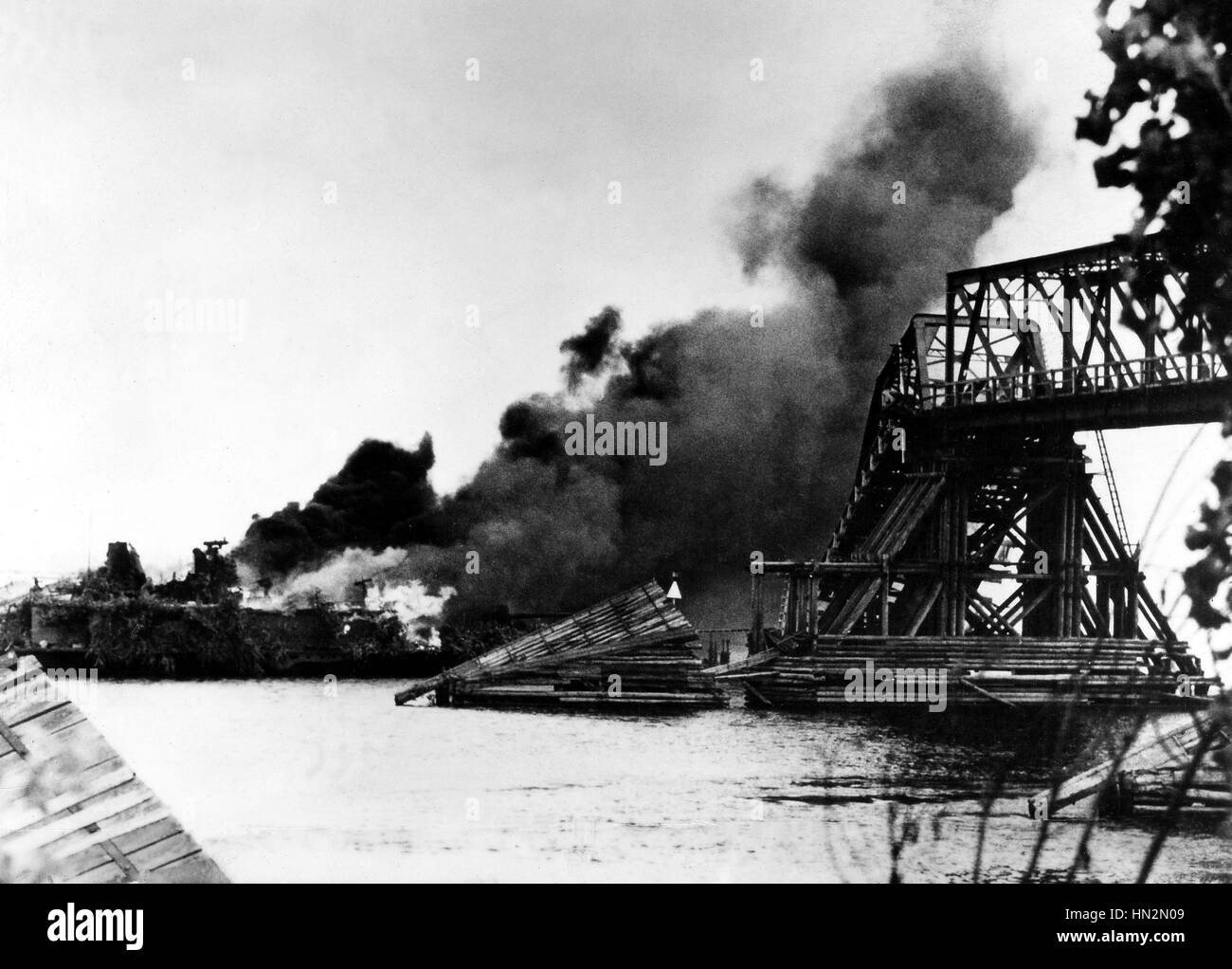 Destruction of a Soviet bridge 20th century USSR, Second World War war ...