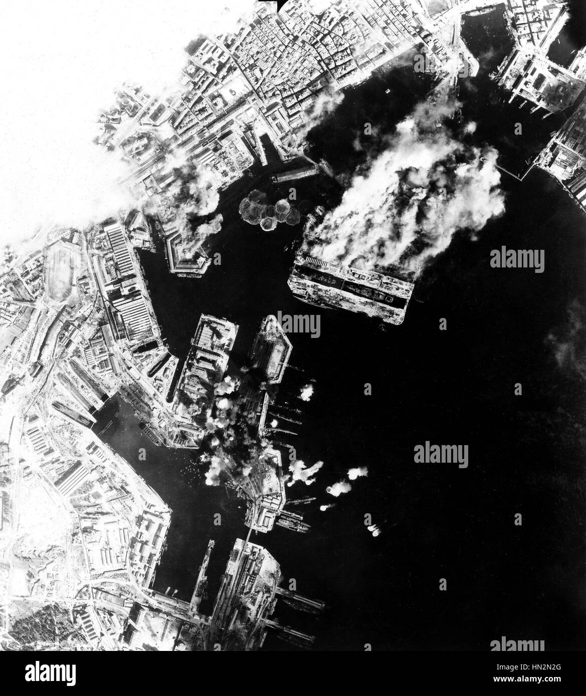 World war ii bombing of 1944 hi-res stock photography and images - Alamy