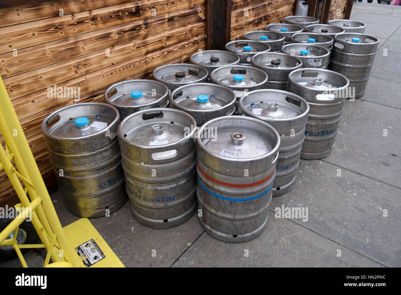 Alcohol kegs hi-res stock photography and images - Alamy
