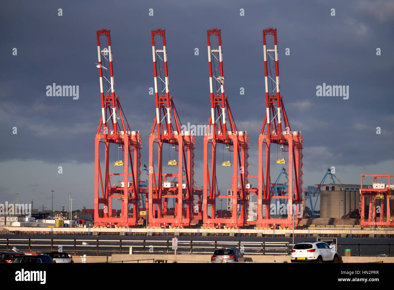 Liverpool cranes hi-res stock photography and images - Alamy
