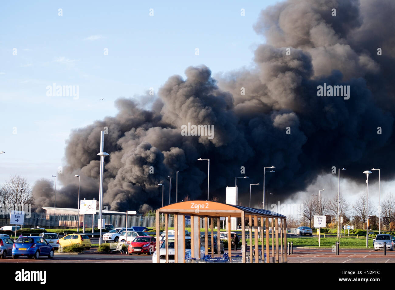 Black smoke hi-res stock photography and images - Alamy