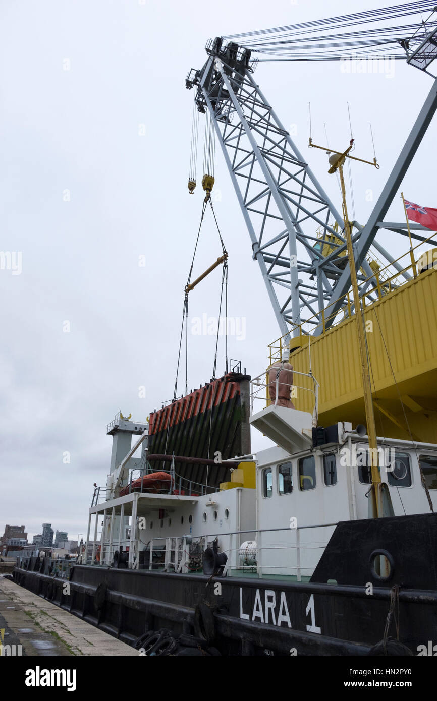Dock wall hi-res stock photography and images - Alamy