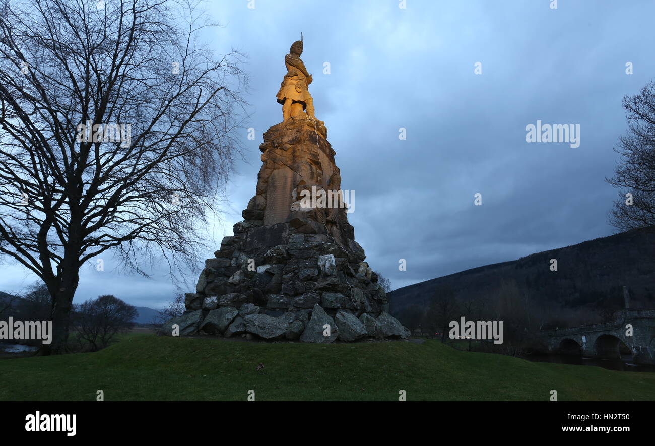 Black watch memorial aberfeldy hi-res stock photography and images - Alamy