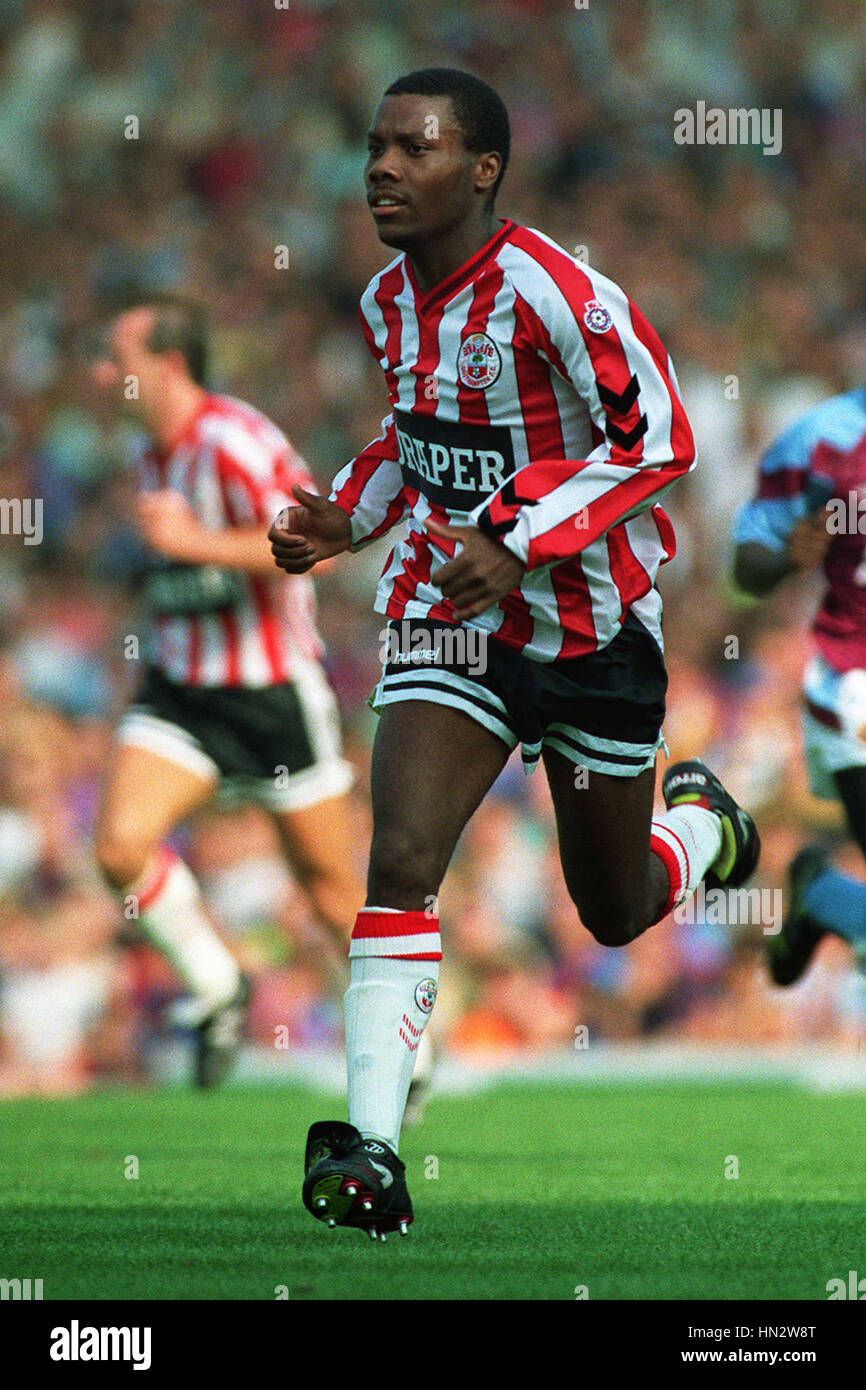 RODNEY WALLACE SOUTHAMPTON FC 15 September 1990 Stock Photo - Alamy