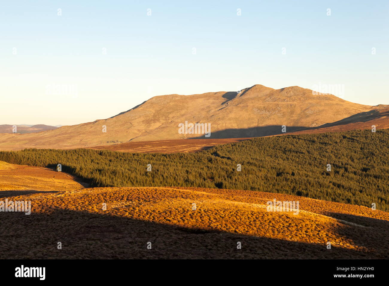 The last light of the day on the summit of Arenig Fawr Stock Photo - Alamy