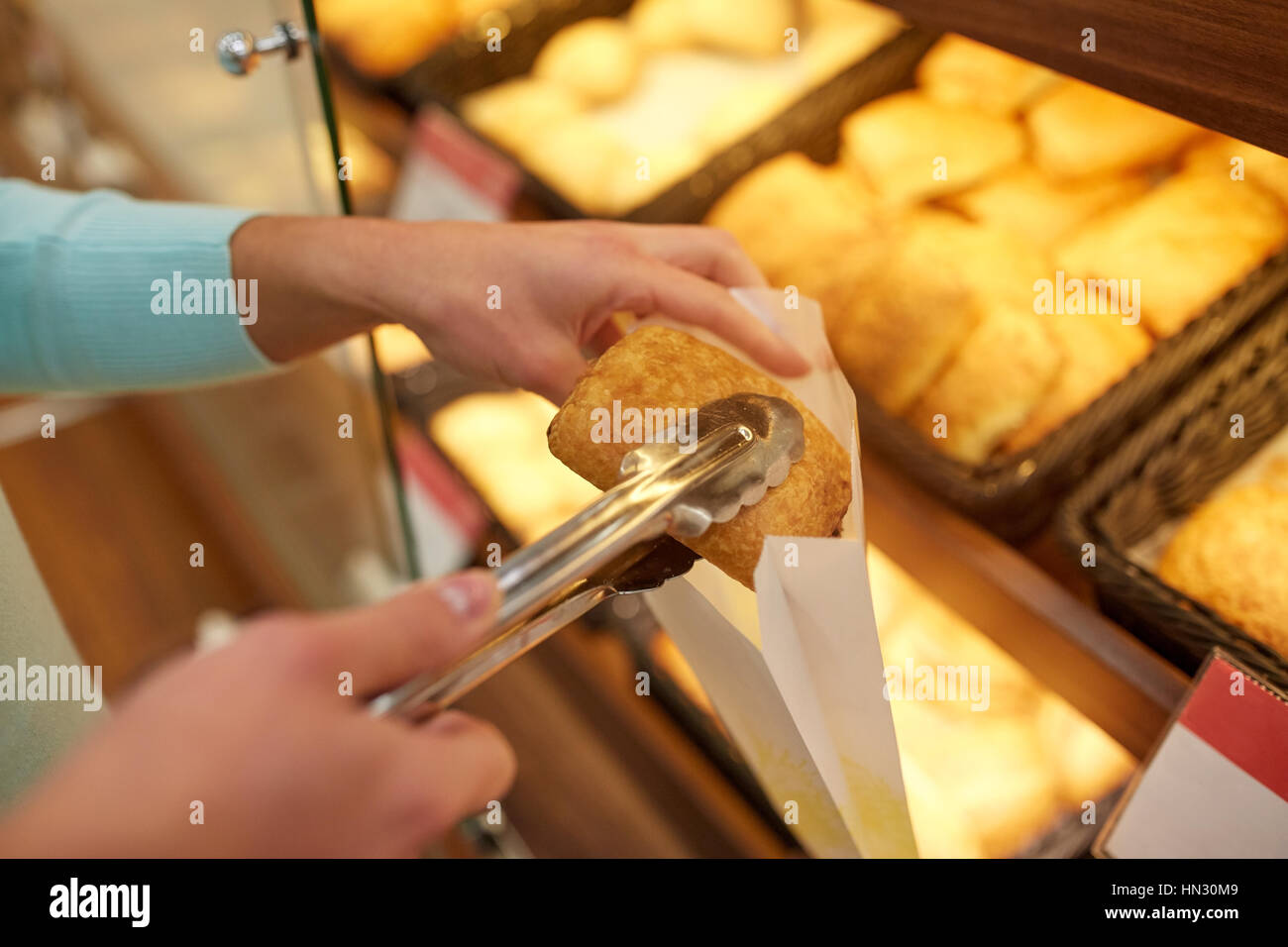 Hand bun hi-res stock photography and images - Alamy