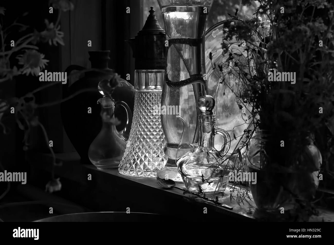 Still life floral vintage Black and White Stock Photos & Images - Alamy