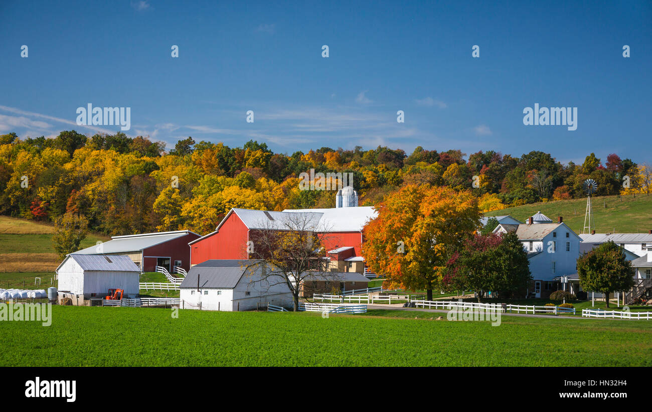 Amish barn hi-res stock photography and images - Alamy
