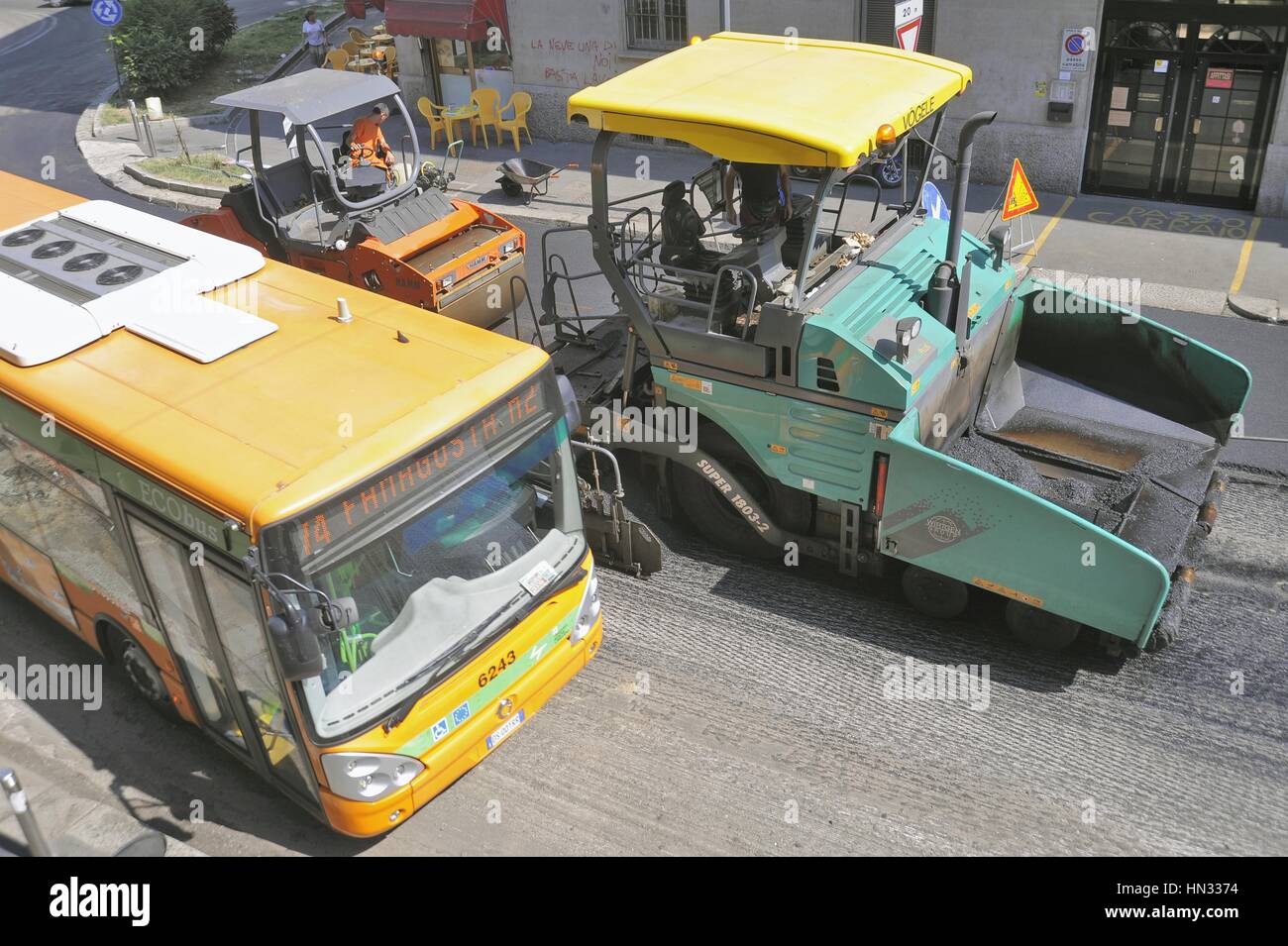 yard for the asphalting of a road Stock Photo - Alamy