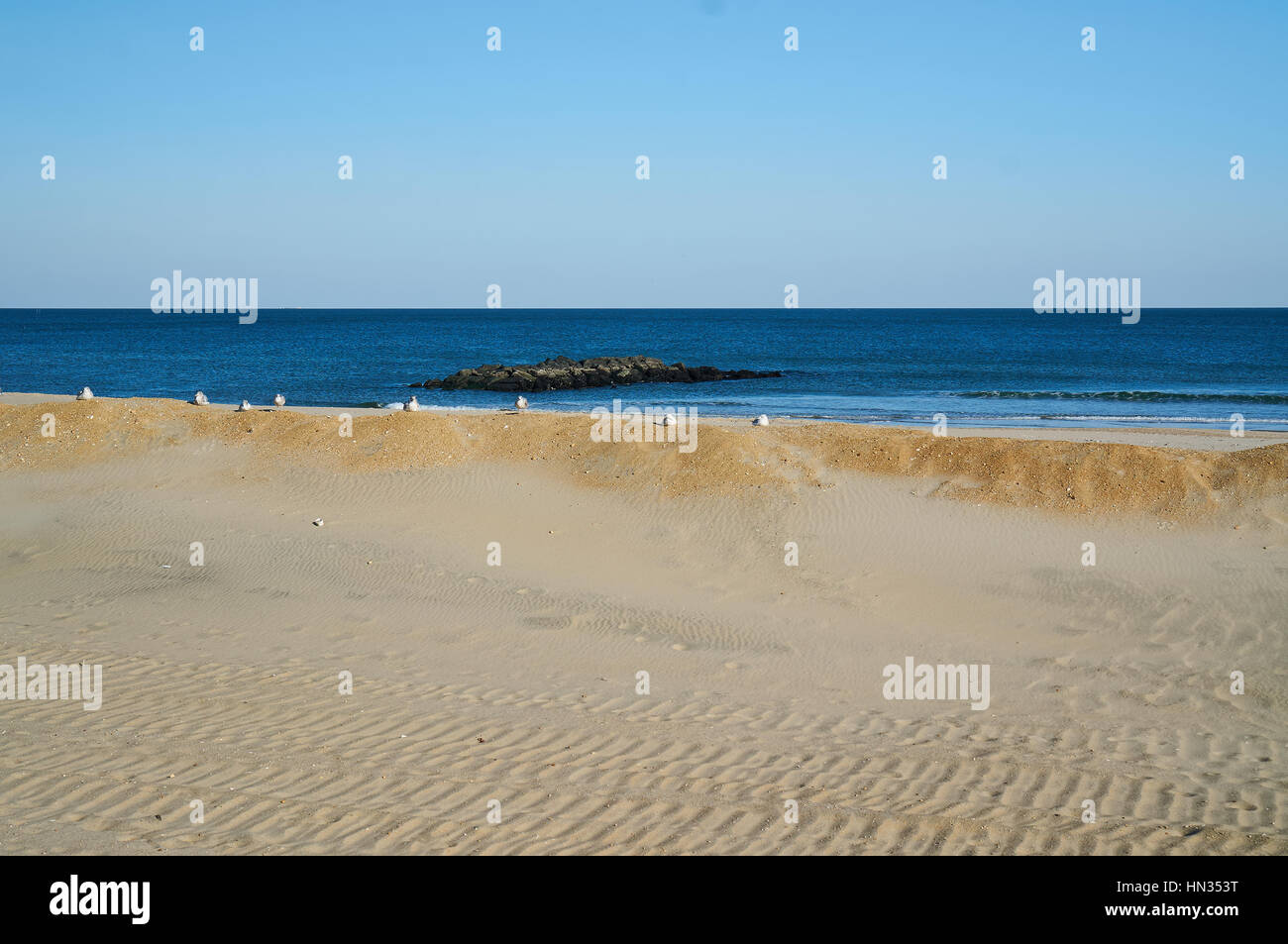 Coast peaceful hi-res stock photography and images - Alamy
