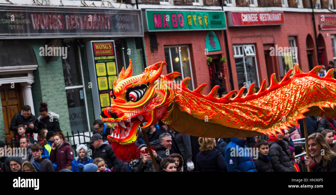 Dragon dance during Chinese New Year celebrations Stock Photo - Alamy